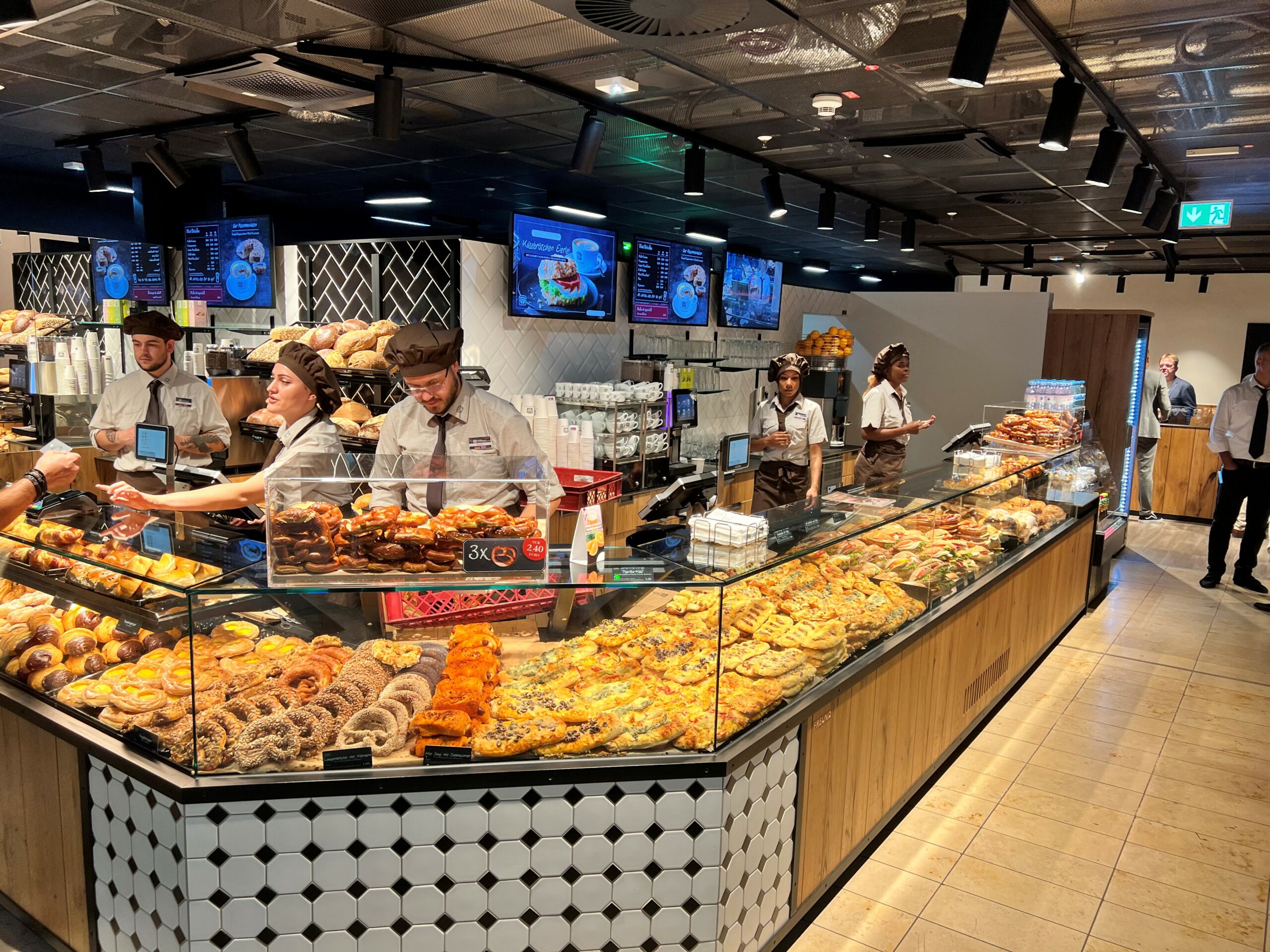 Neueröffnung von „Heberer’s Traditional Bakery“ - FREUND GmbH ...